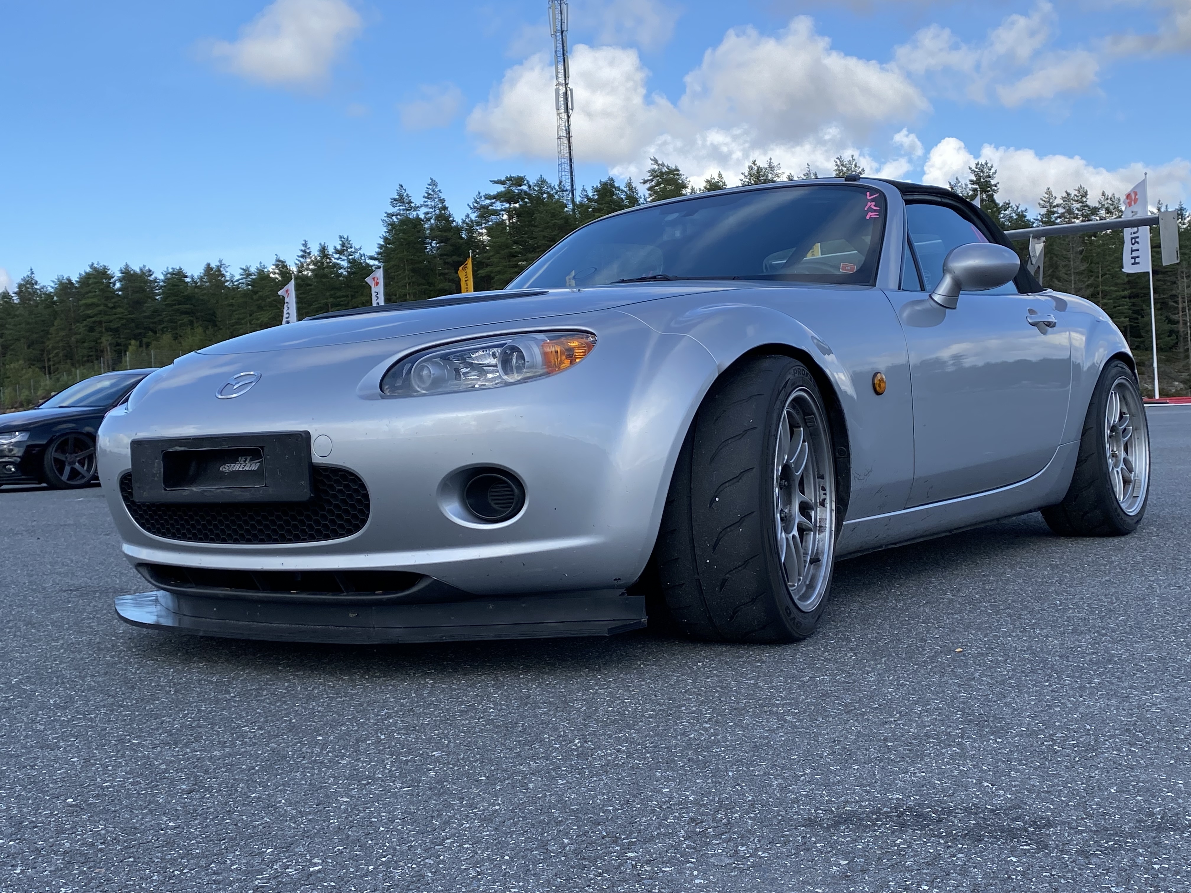 Front DIY splitter using Racebred Components brackets | Mazdaspeedy.com